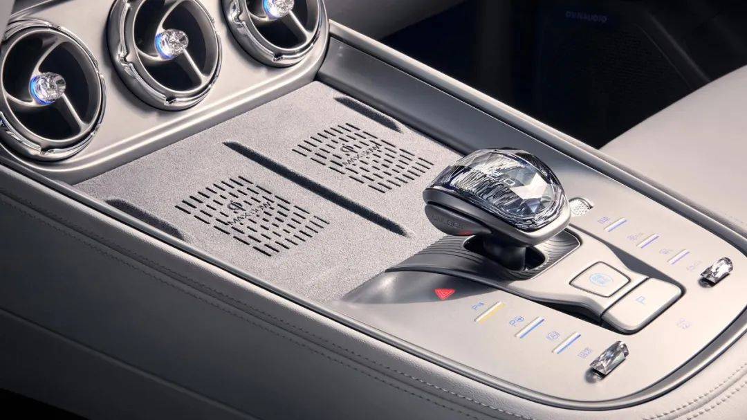 31.98万起，腾势N8正式上市！_搜狐汽车_搜狐网