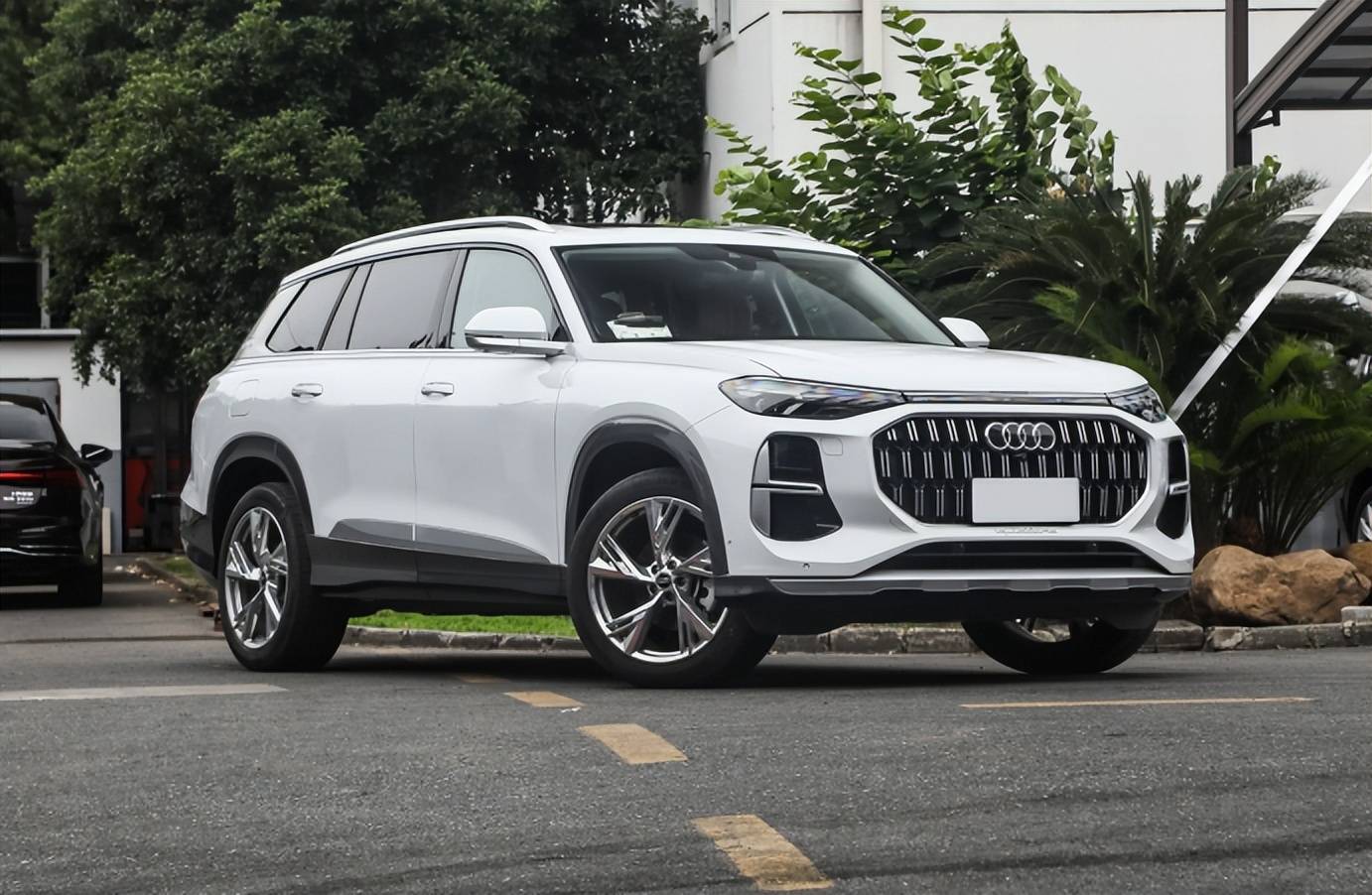 惊艳登场！奥迪Q6全面超越宝马X5，五十万内ABB唯一大6座SUV_搜狐汽车_搜狐网