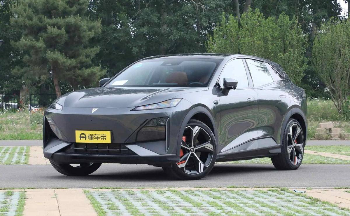 家用SUV二选一，深蓝S7深度对比吉利银河L7，谁是更好的选项？_搜狐汽车_搜狐网