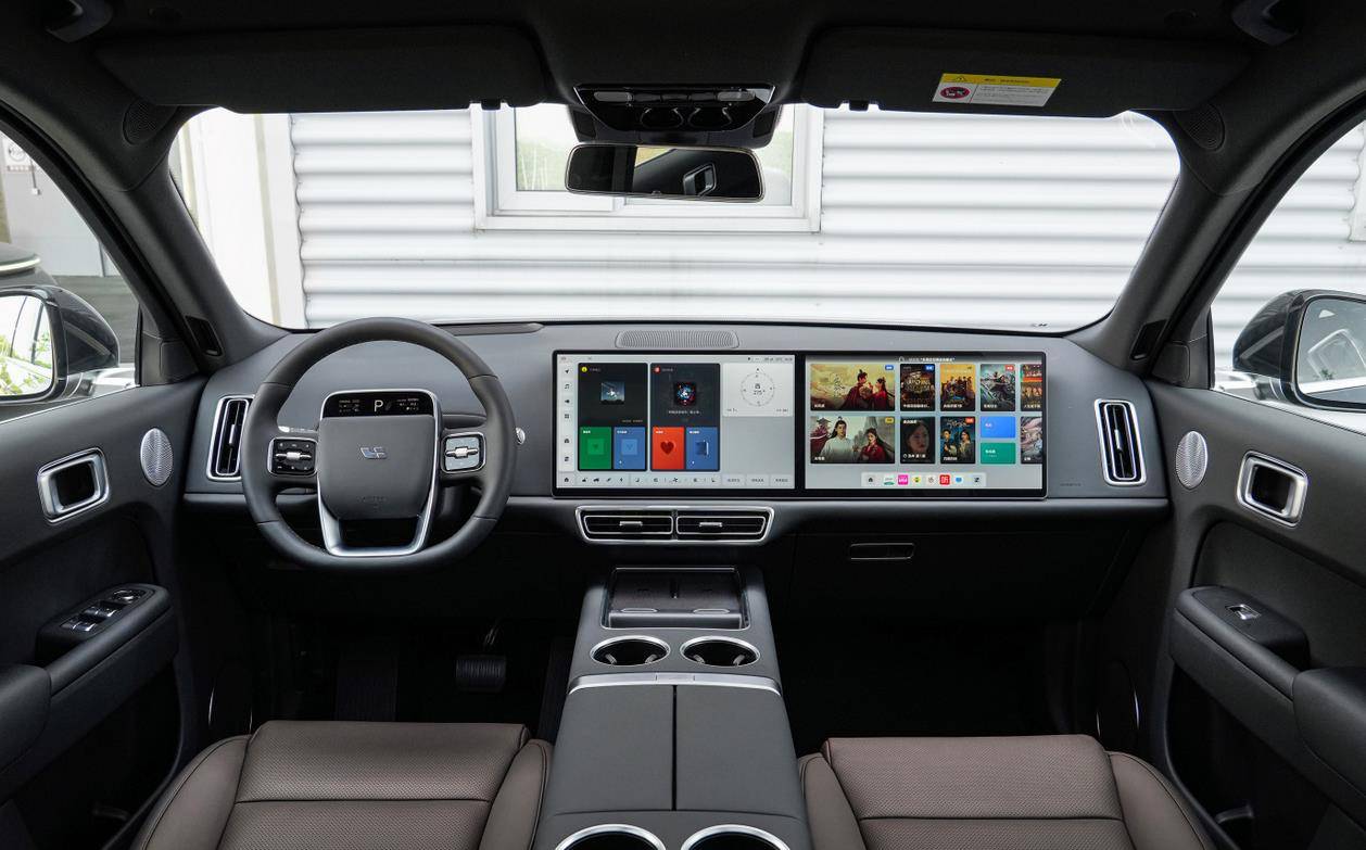 喜欢智己LS7，但它没有HUD抬头显示，这个功能有用吗？是必要的吗？_搜狐汽车_搜狐网