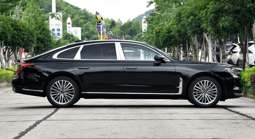 造型尊贵大气，豪华感不逊色bba，仅30.98万起，红旗H9正式上市_搜狐汽车_搜狐网