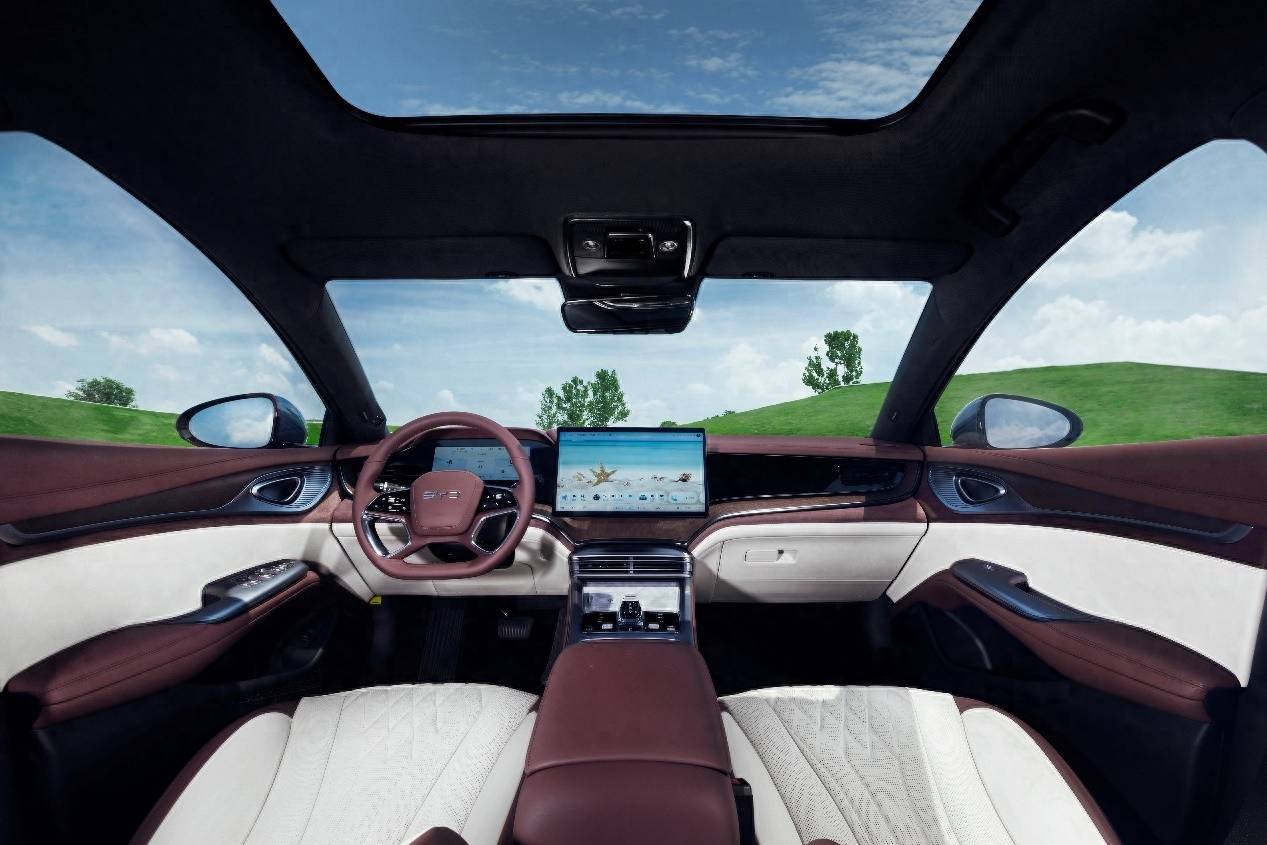 有设计感又不失豪华质感，比亚迪海豹DM-i座舱真没谁了_搜狐汽车_搜狐网