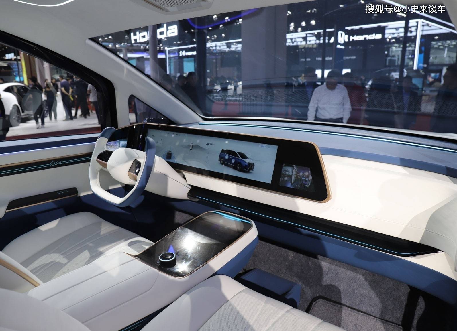 亲民版的“别克GL8”亮相！豪华外观车长超5米2，插混续航1200km_搜狐汽车_搜狐网