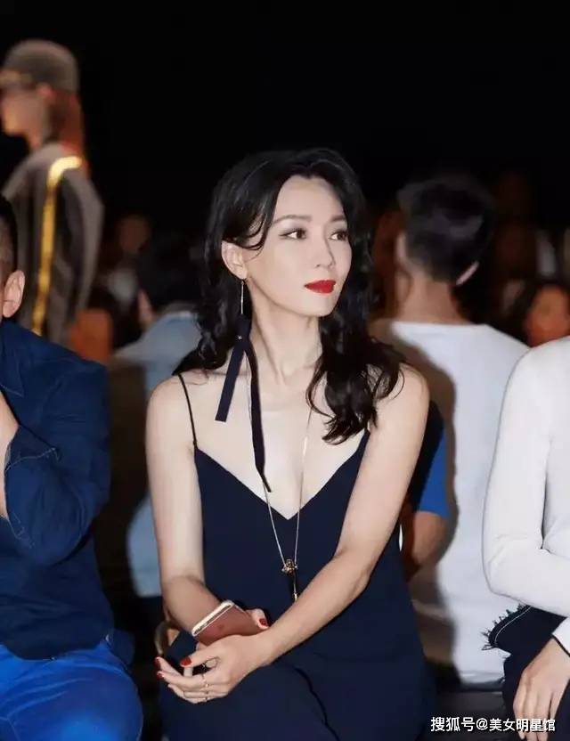 越老越有韵味儿！46岁陈数性感丰腴，女人味十足！成为了女神中国