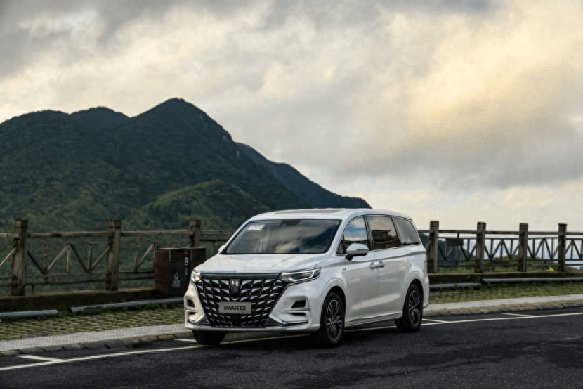 针尖对麦芒，荣威iMAX8 VS传祺M8，谁才是国产高端MPV代表？_搜狐汽车_搜狐网