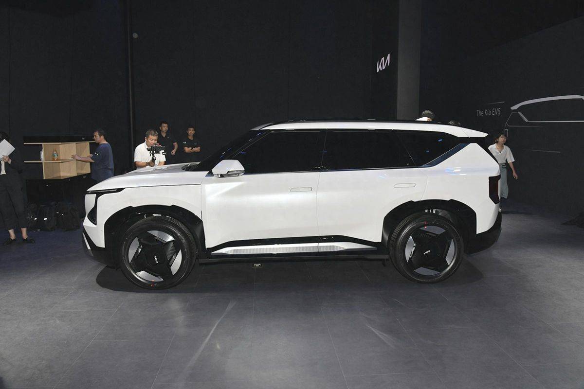 搭载比亚迪电池，起亚EV5预售价15.98万元起！_搜狐汽车_搜狐网