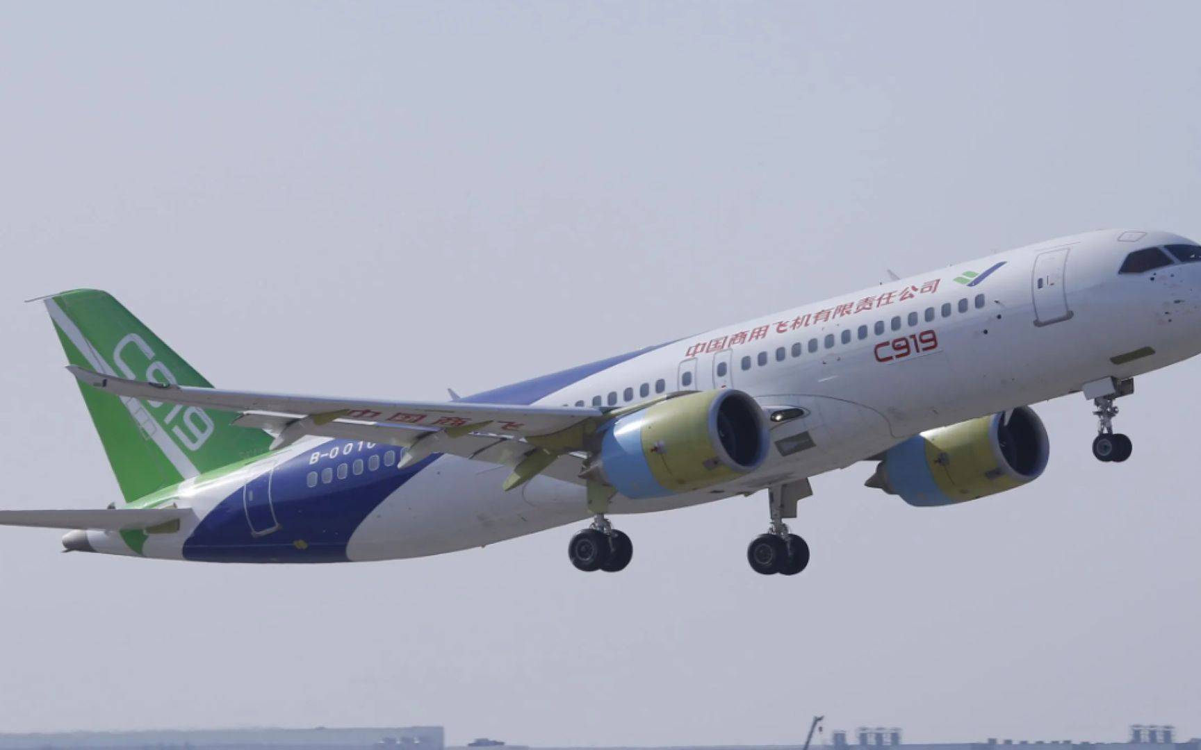 C919首单成功落地！西方独霸大飞机时代已经落幕，适航证无需担心-搜狐大视野-搜狐新闻