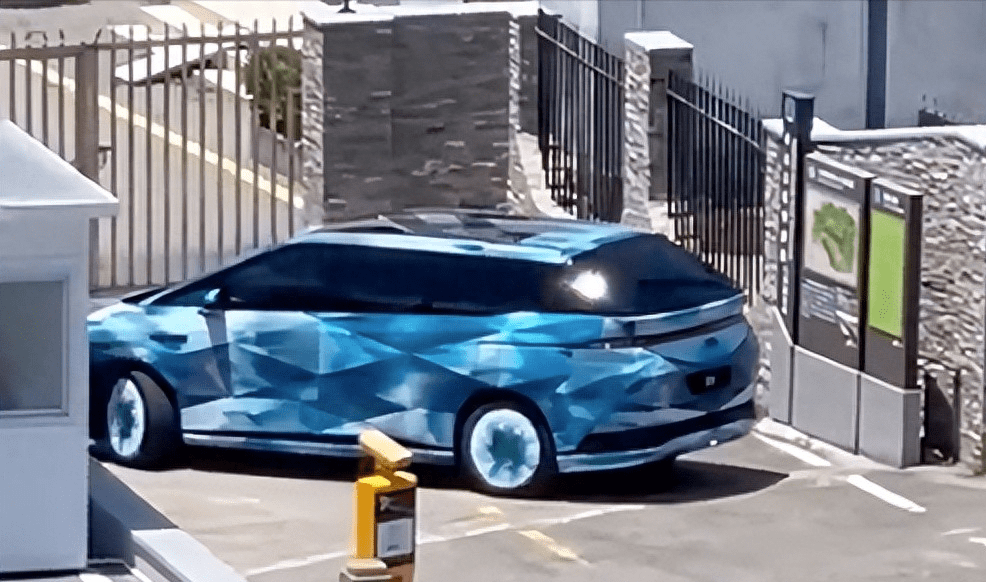 溜背设计的MPV你见过吗？小鹏X9将与极氪009、别克GL8等竞争_搜狐汽车_搜狐网