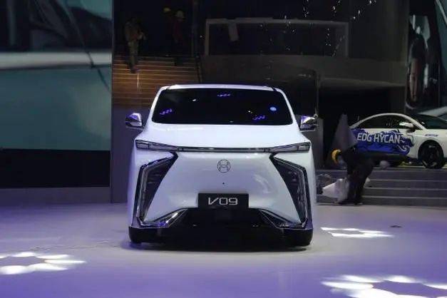 合创V09正式开启预售，预售价格区间为32-46万元_搜狐汽车_搜狐网