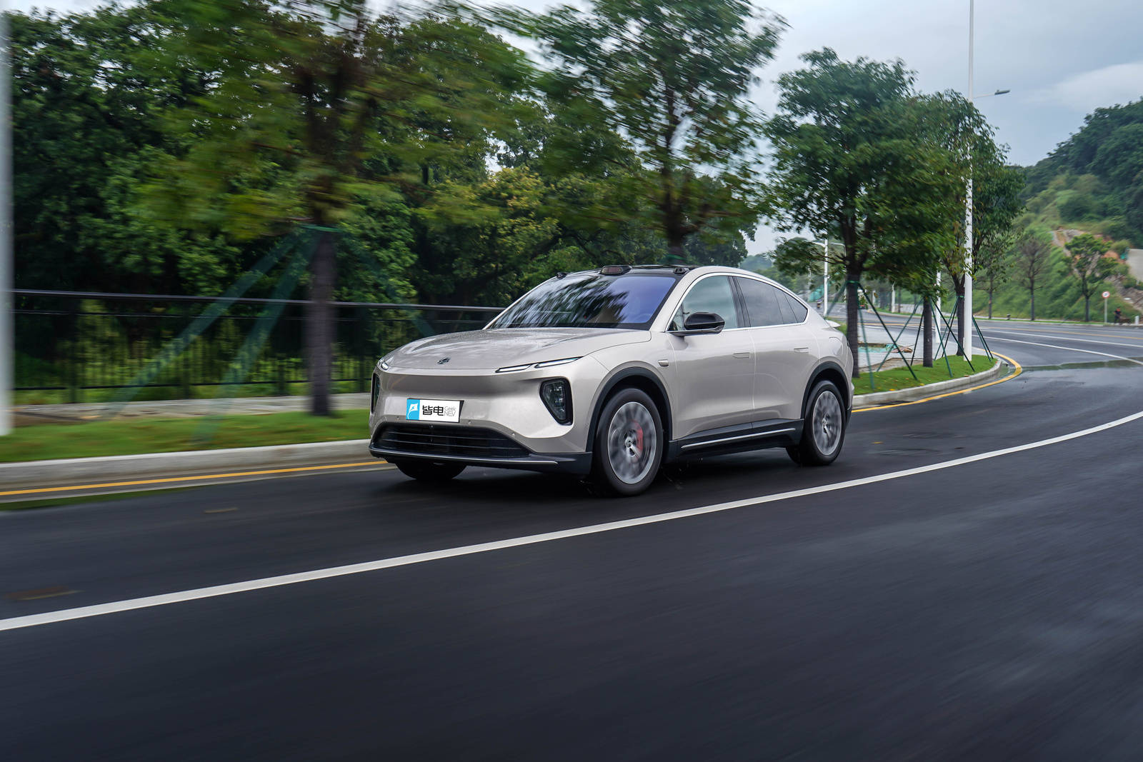 35.8万起！蔚来全新EC6正式上市/基于第二代技术平台打造_搜狐汽车_搜狐网