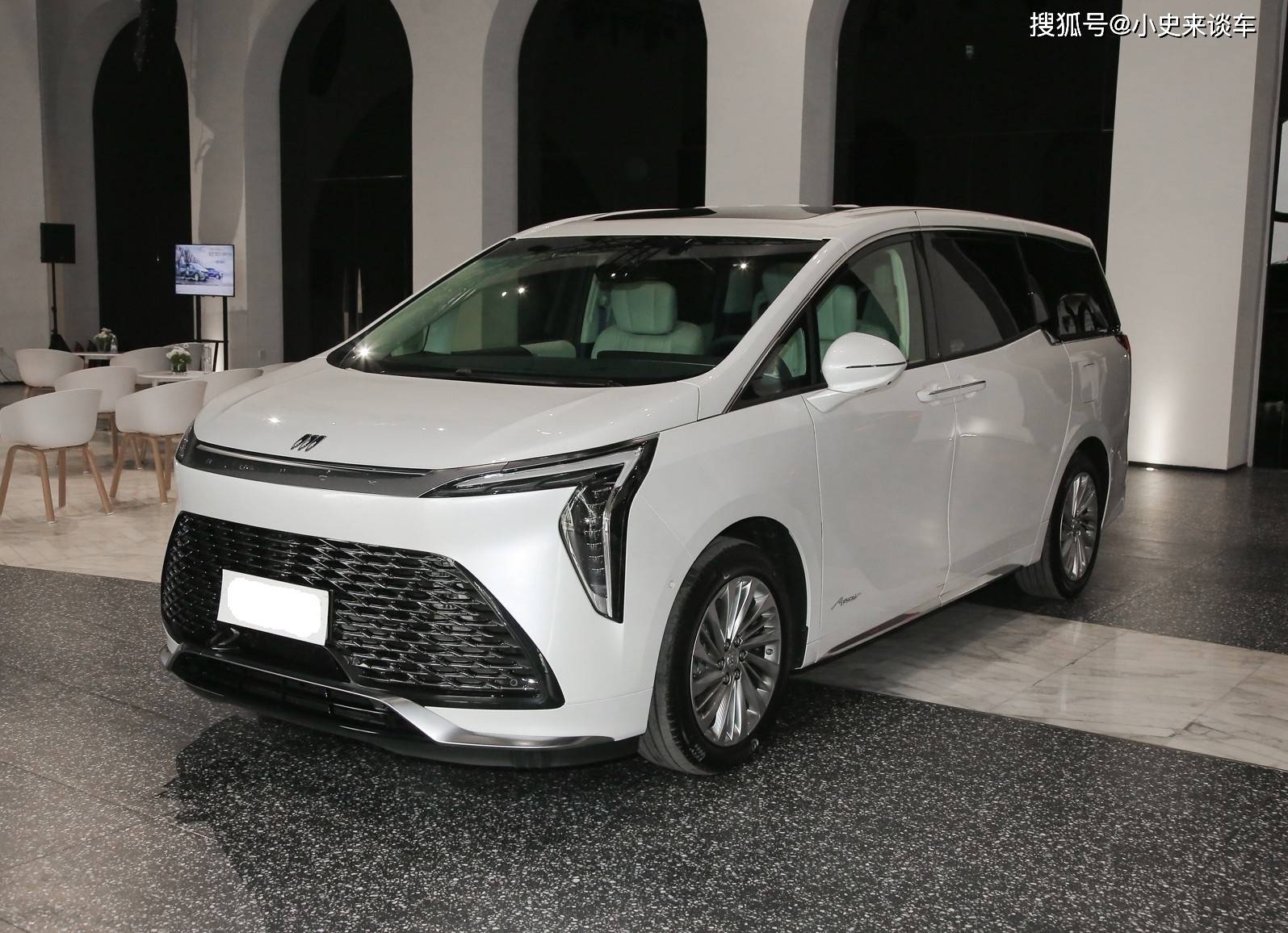这款MPV犹如“猛虎下山”，比埃尔法豪华配2.0T可变缸，续航800km_搜狐汽车_搜狐网