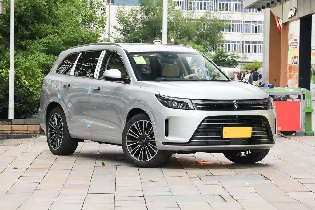 国产中大型SUV成功了，综合续航1300km，24.98万可买，问界M7_搜狐汽车_搜狐网