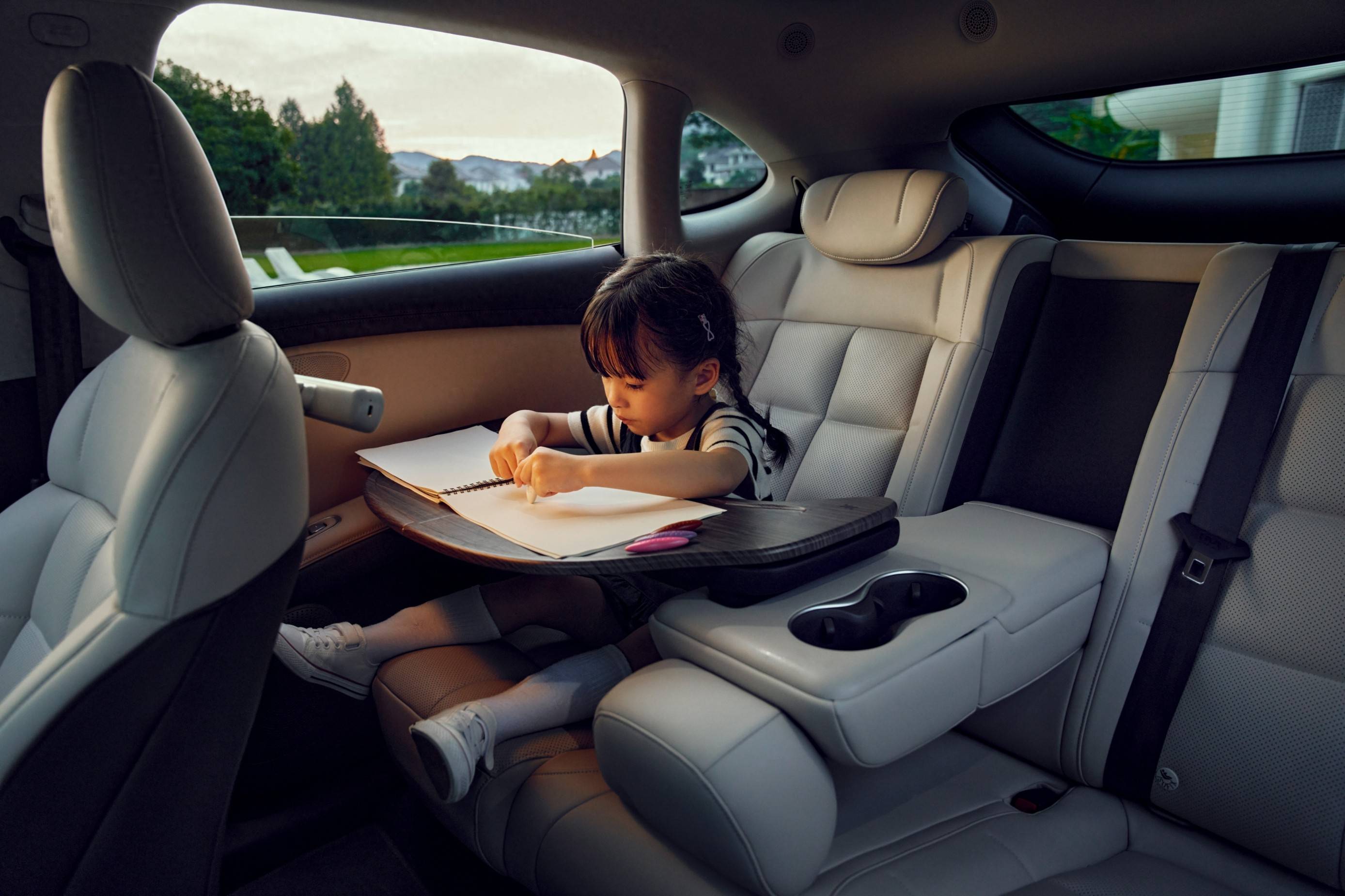 超级爆品智己LS6武汉上市：权益价21.49万-27.69万元_搜狐汽车_搜狐网