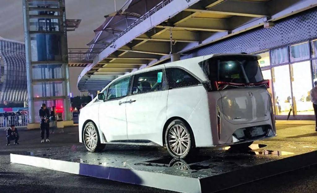 10分钟400km，合创V09上市31.88万元起_搜狐汽车_搜狐网