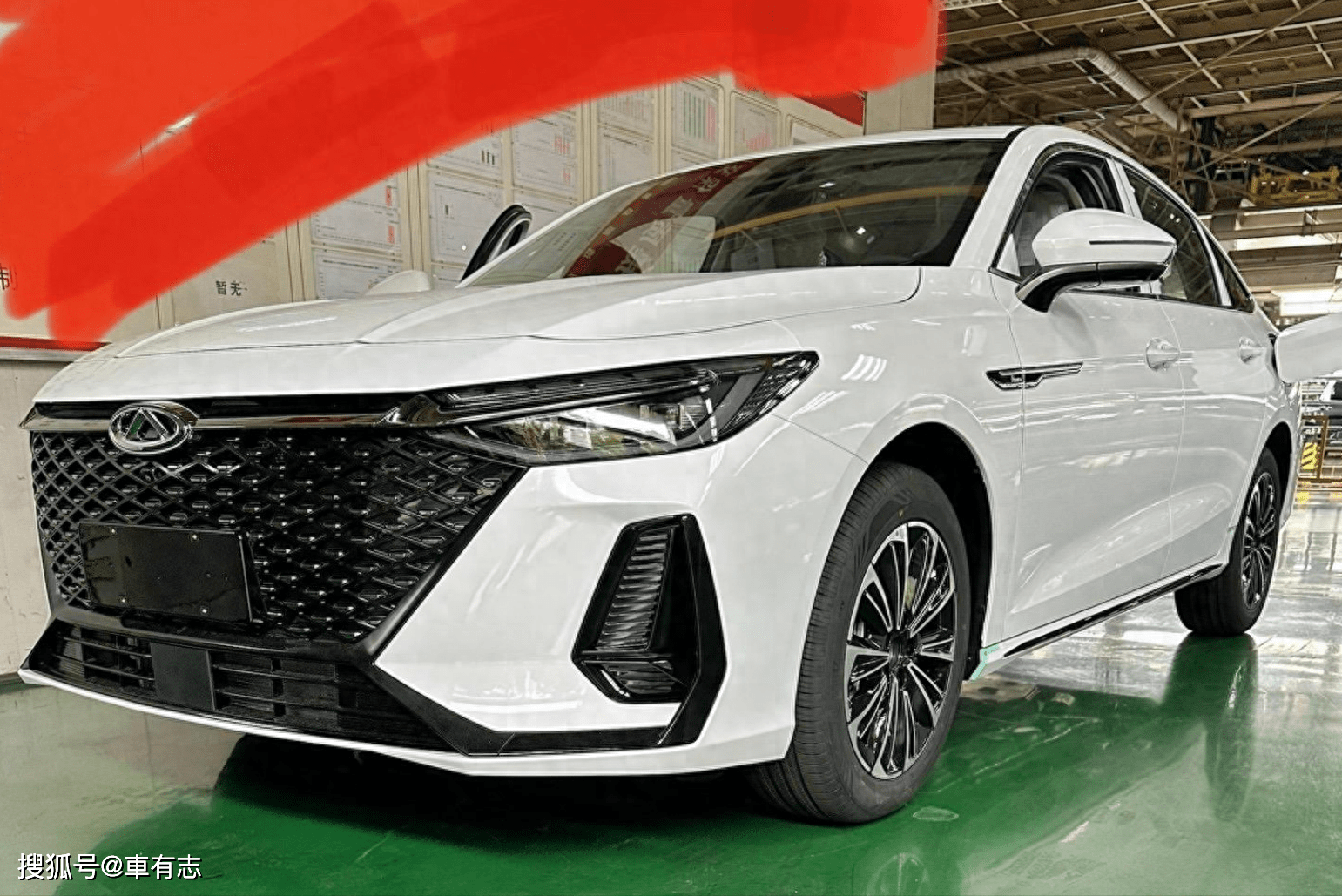 奇瑞风云A8现身街头，颜值高，配1.5T插混动力，百公里油耗仅为1L_搜狐汽车_搜狐网