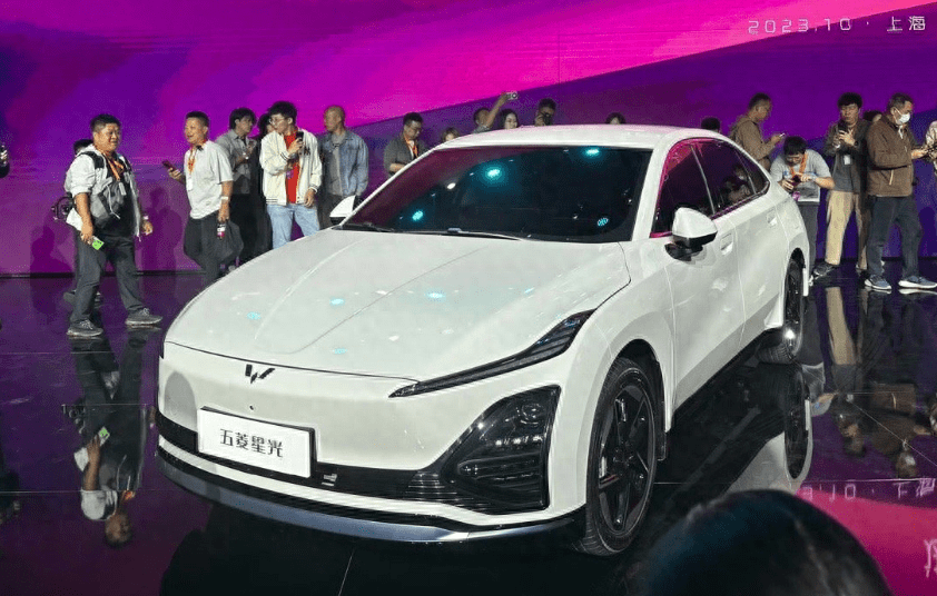 最便宜的插混？长4835mm，3.98个油，五菱星光来了_搜狐汽车_搜狐网