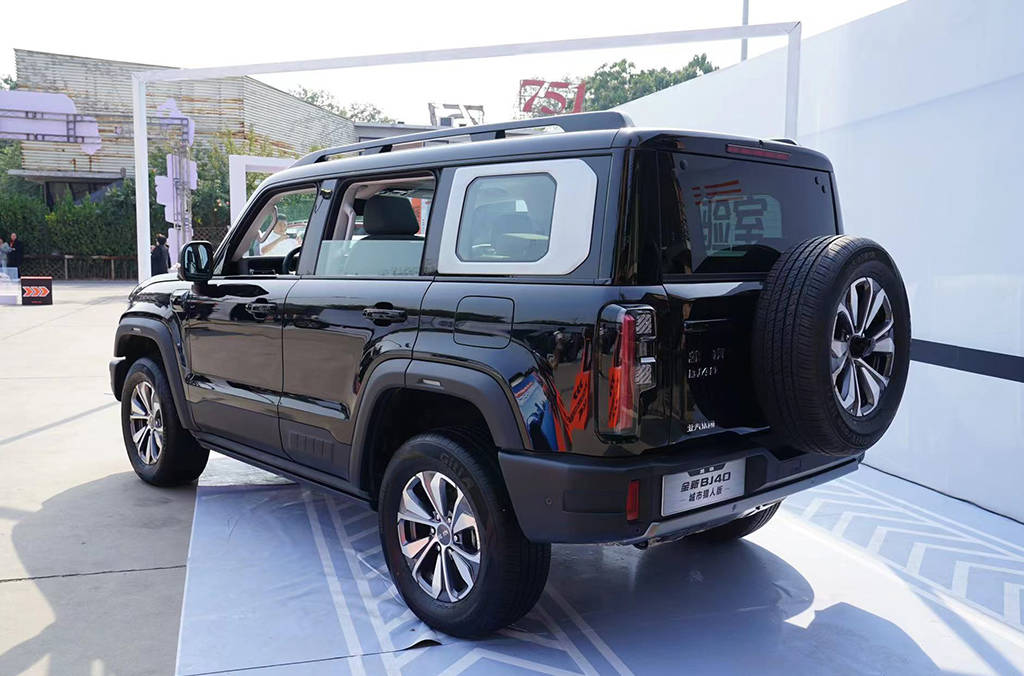 全新北京BJ40预售18.58万起 打造新时代硬派越野车_搜狐汽车_搜狐网