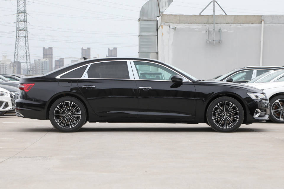 2024款奥迪A6L正式上市，售价42.79万元起，网友：还得打7折_搜狐汽车_搜狐网