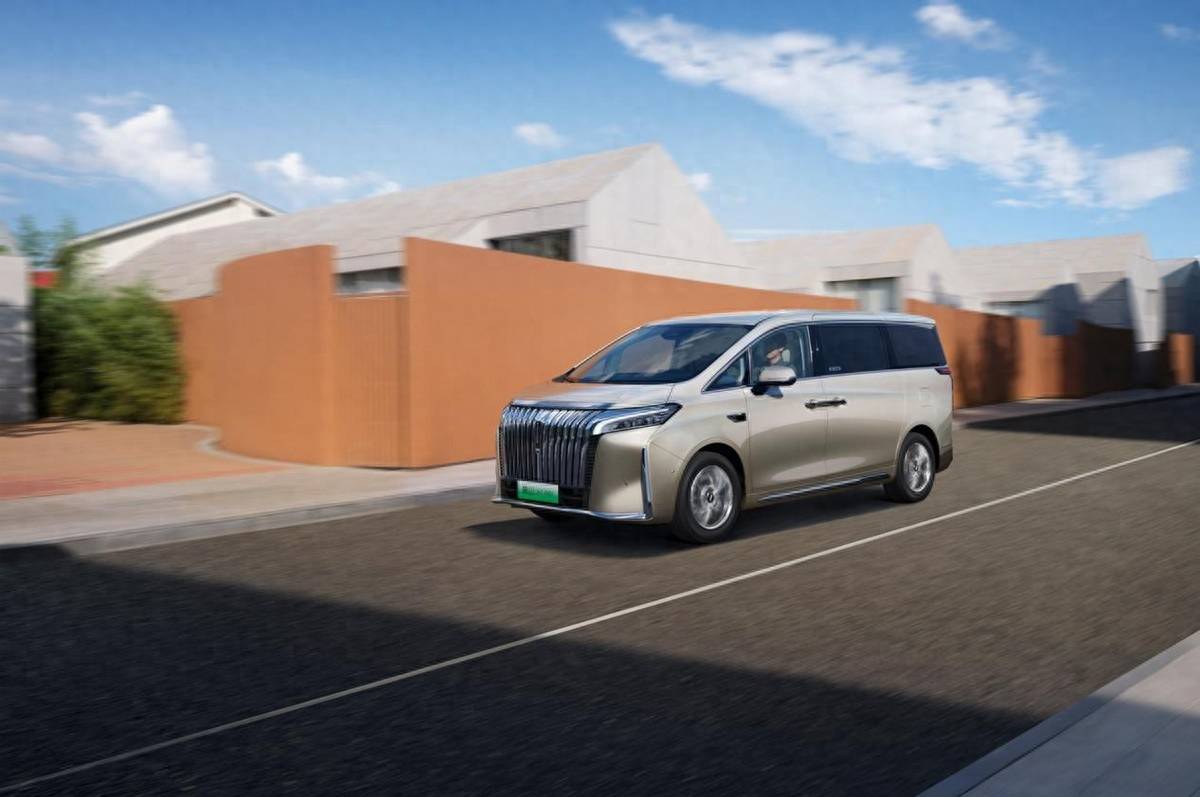 售33.58万元起，都是中大型混动MPV，高山对比腾势D9，你选谁？_搜狐汽车_搜狐网