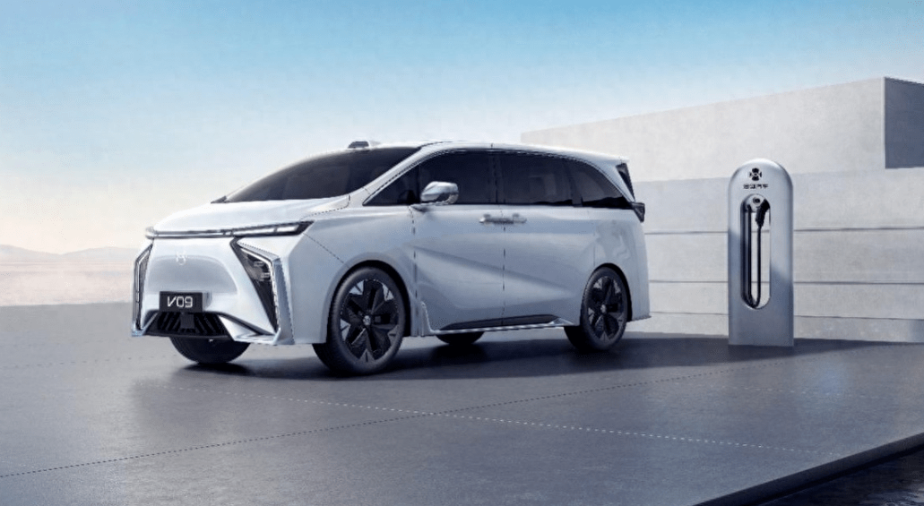 造型霸气、配800伏快充，31.88万起的国产“埃尔法”合创V09来袭_搜狐汽车_搜狐网