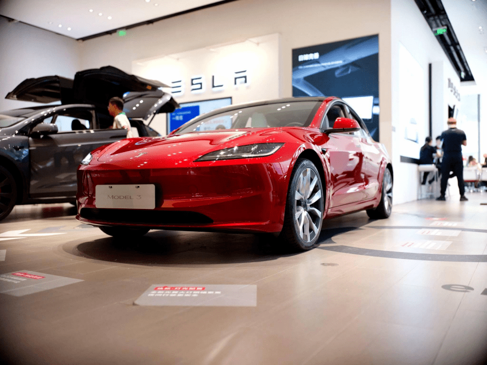 Model 3焕新版续航不升返降，到底是怎么回事？_搜狐汽车_搜狐网