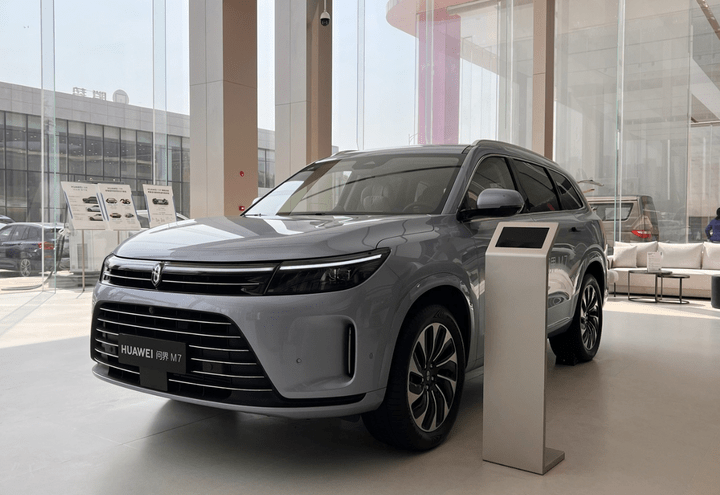 零跑C16实车曝光，对标问界M7、理想L7，25万级大型SUV？_搜狐汽车_搜狐网