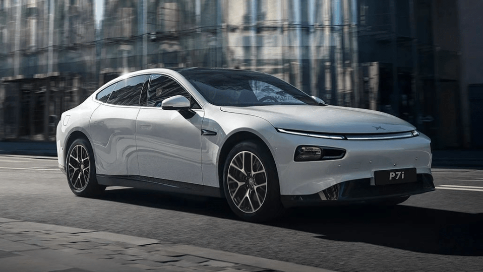 换小电池最高降3万，小鹏P7i新车性能不打折，25万内最值？_搜狐汽车_搜狐网