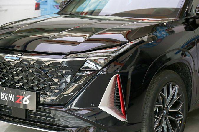 更懂Z世代的智能化SUV 实拍长安欧尚Z6智酷型_搜狐汽车_搜狐网