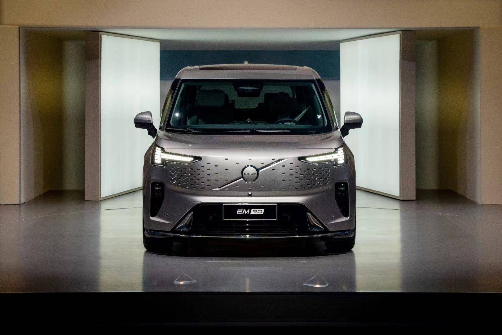 售价高达81.8万元，沃尔沃首款MPV EM90的目标人群是谁_搜狐汽车_搜狐网