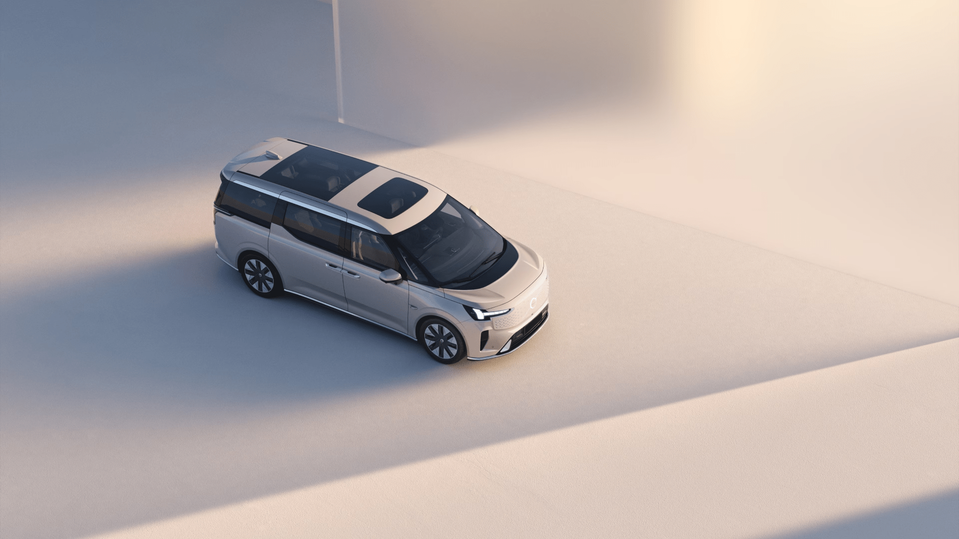 售价高达81.8万元，沃尔沃首款MPV EM90的目标人群是谁_搜狐汽车_搜狐网