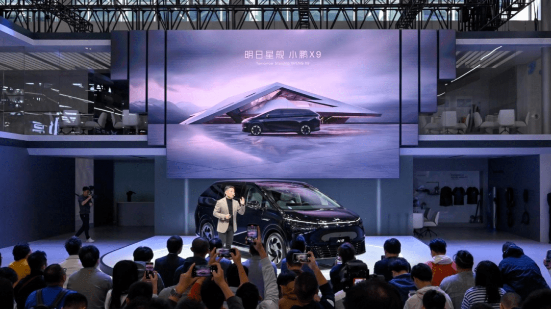 小鹏X9 VS 理想MEGA，究竟谁能拿下纯电MPV销冠？_搜狐汽车_搜狐网
