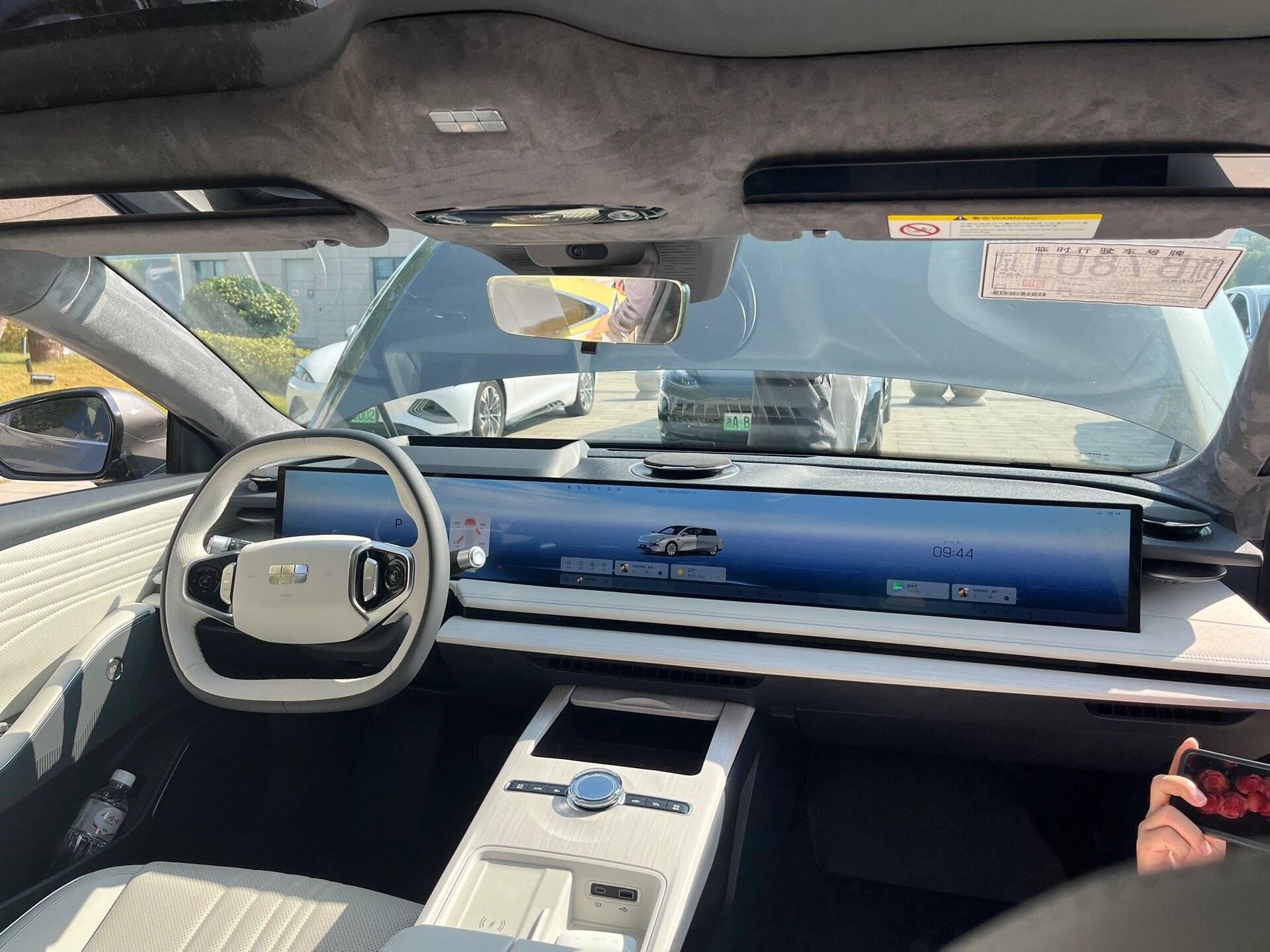 银河E8实车到店，大过汉EV配无框车门，搭646马力+800V超充_搜狐汽车_搜狐网