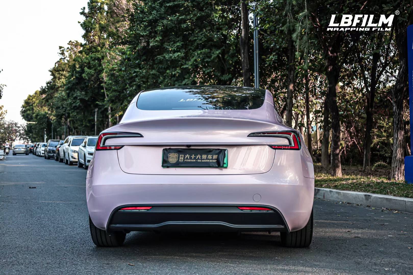 特斯拉model3-LB改色膜液态金属香槟粉，颜色如同浪漫的嫩粉色_搜狐汽车_搜狐网