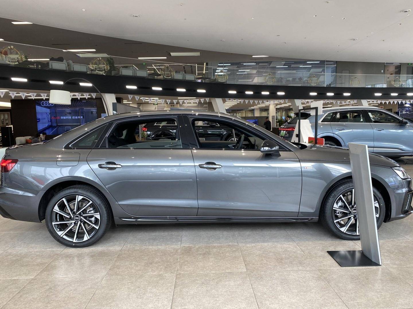 奥迪A4L B&O星夜版，是豪华B级车的标杆，更是最懂用户出行的知音伙伴_搜狐汽车_搜狐网