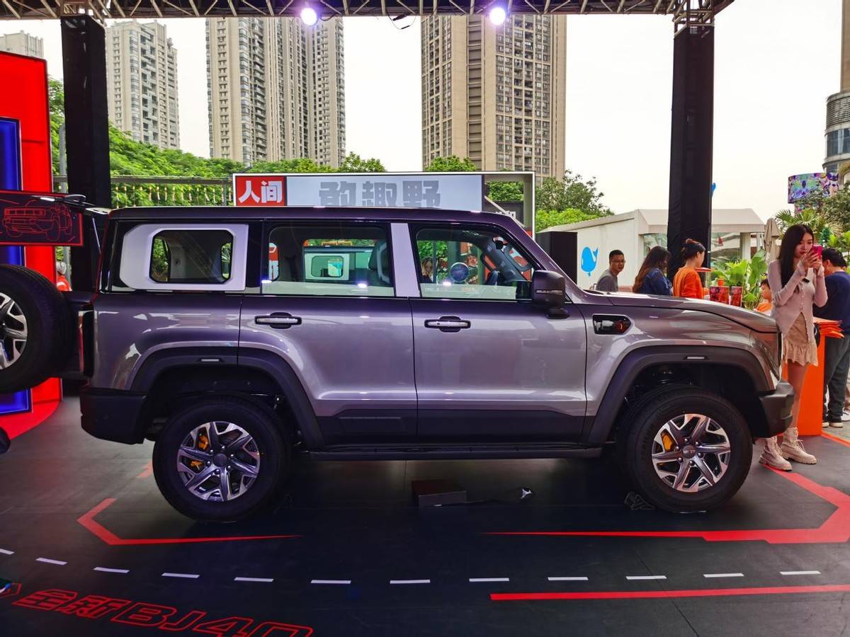 17.98万起！既有科技配置，也有硬派功能，全新BJ40真会玩！_搜狐汽车_搜狐网