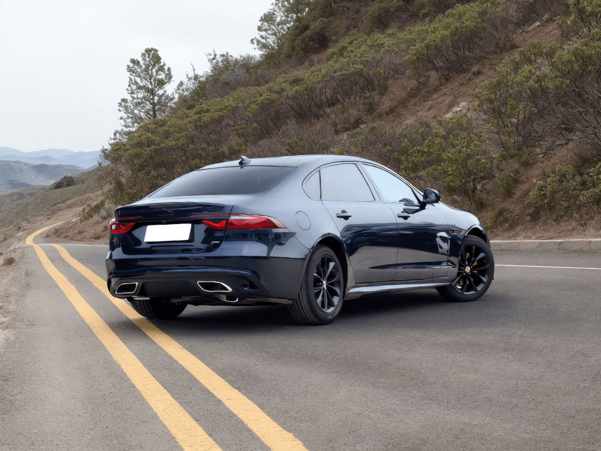 捷豹XFL与凯迪拉克CT6都是豪华C级车的代表，谁更优秀？_搜狐汽车_搜狐网