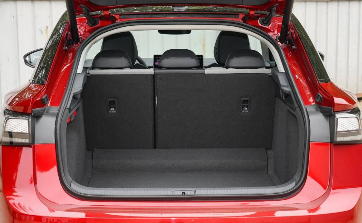 一汽大众ID.7，自研APP310电机，MEB纯电架构后驱轿车_搜狐汽车_搜狐网