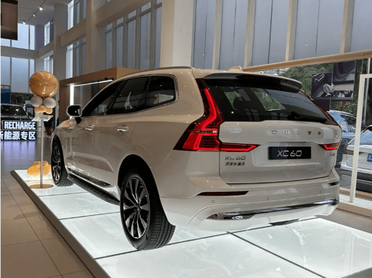 终端优惠9万多，2.0T+8AT+48V轻混，沃尔沃XC60可以入手了？_搜狐汽车_搜狐网