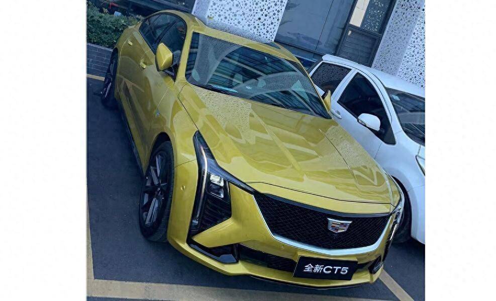 星光矩阵大灯+33英寸大屏！近期上市，凯迪拉克新款CT5实车曝光_搜狐汽车_搜狐网