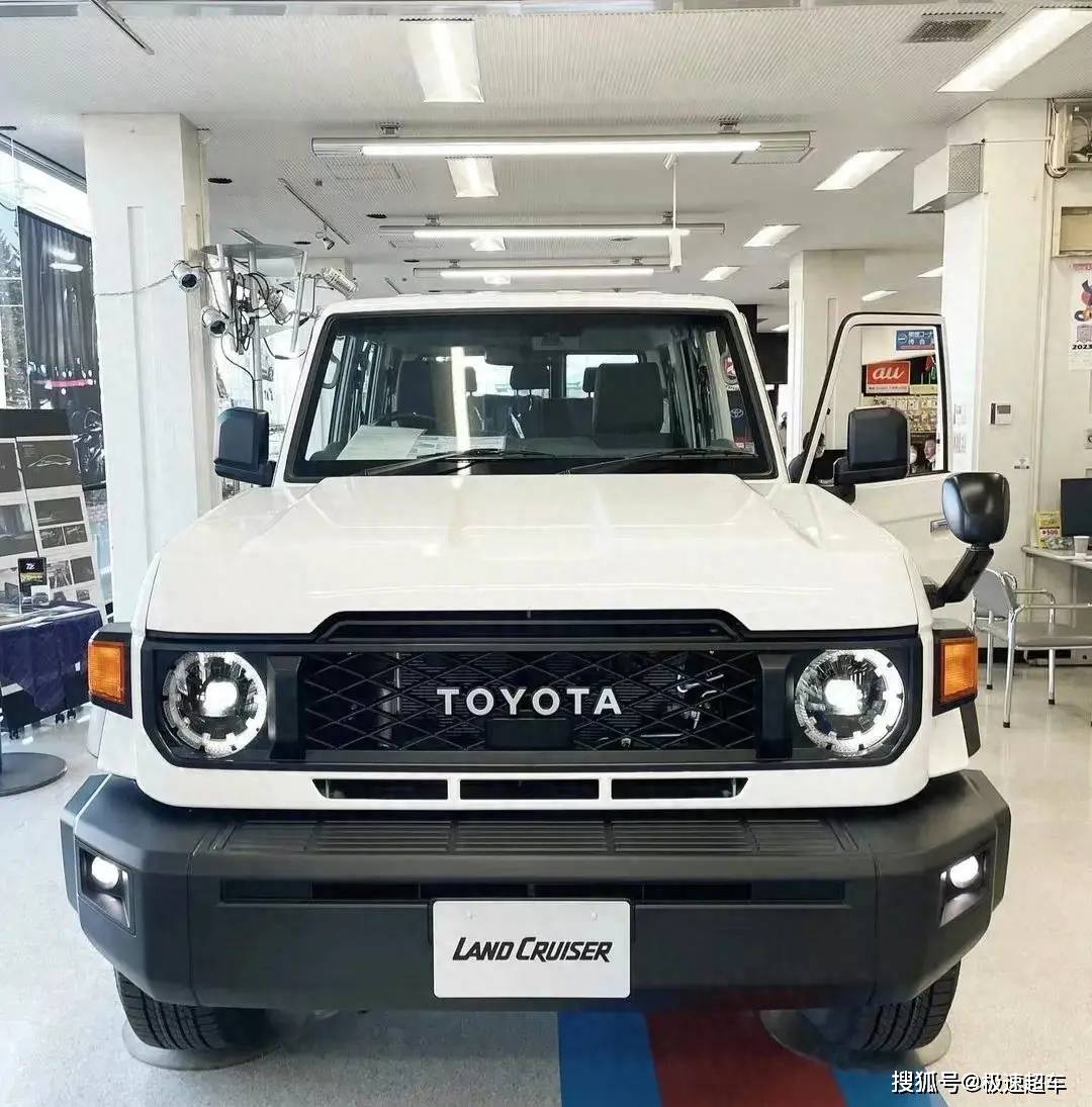 经典四驱车再次升级，丰田陆巡LC76抵达港口，6AT+6缸4.0升引擎_搜狐汽车_搜狐网