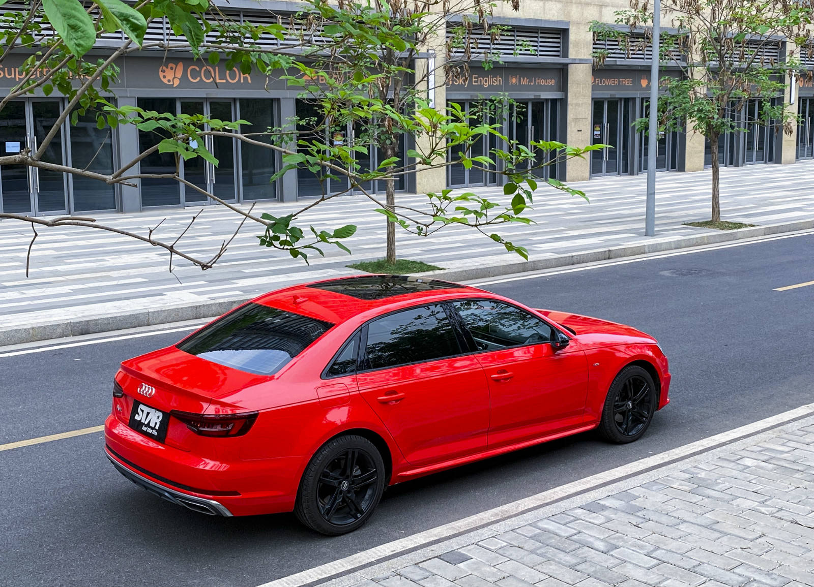 江苏汽车车身改色|STAR星魔改色膜奥迪A4L PET法拉利红案例展示_搜狐汽车_搜狐网