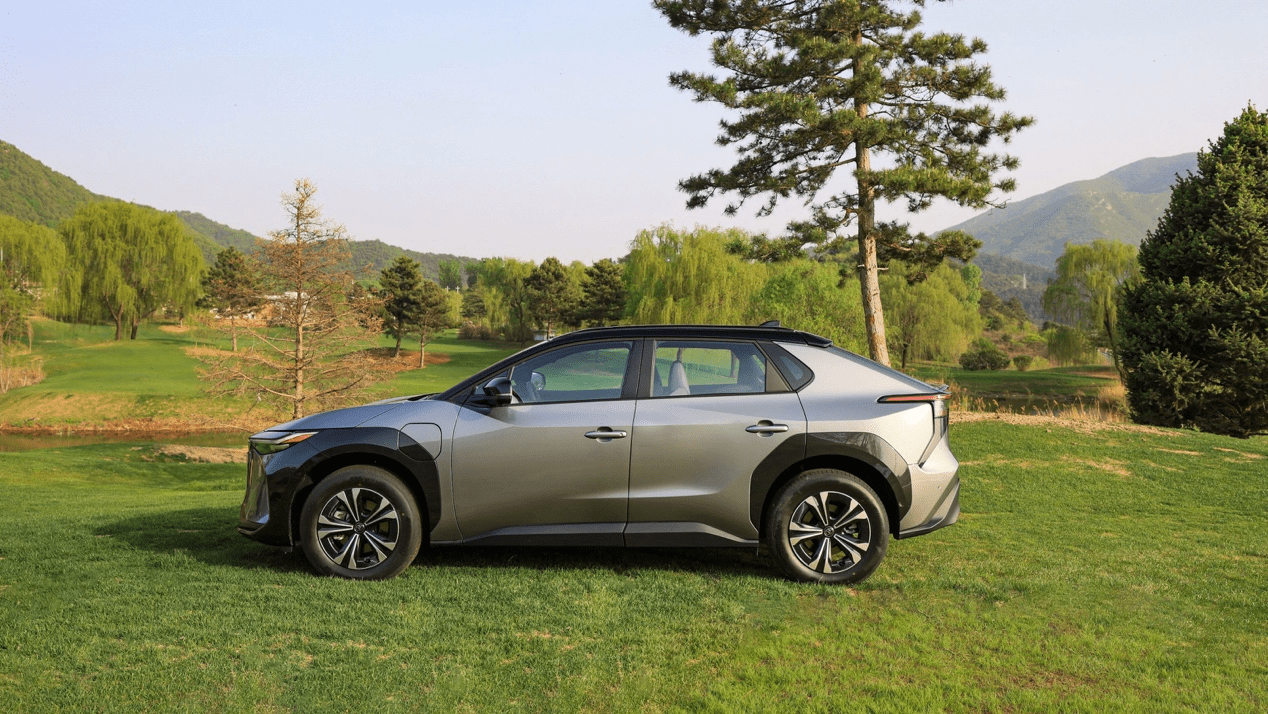 引领纯电出行新风潮 别样自由・一汽丰田bZ系列首款纯电SUV bZ4X开启预售_搜狐汽车_搜狐网