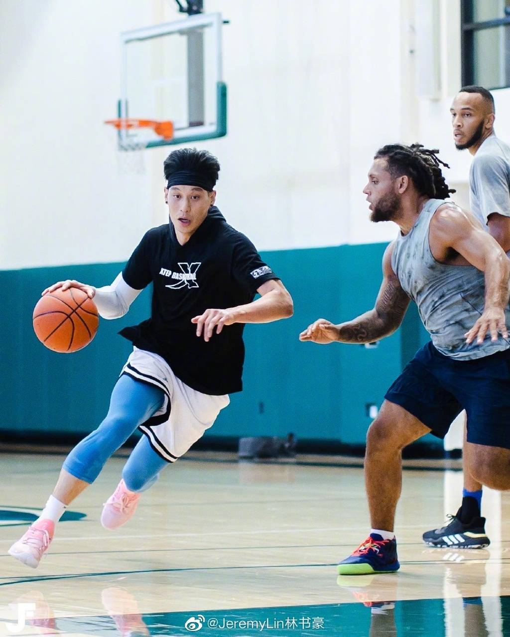 组图：林书豪晒比赛照 直言要比别人更相信自己-搜狐大视野-搜狐新闻