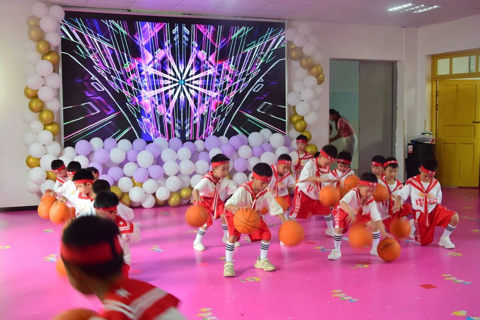 球类游戏与幼儿发展的关系-搜狐大视野-搜狐新闻