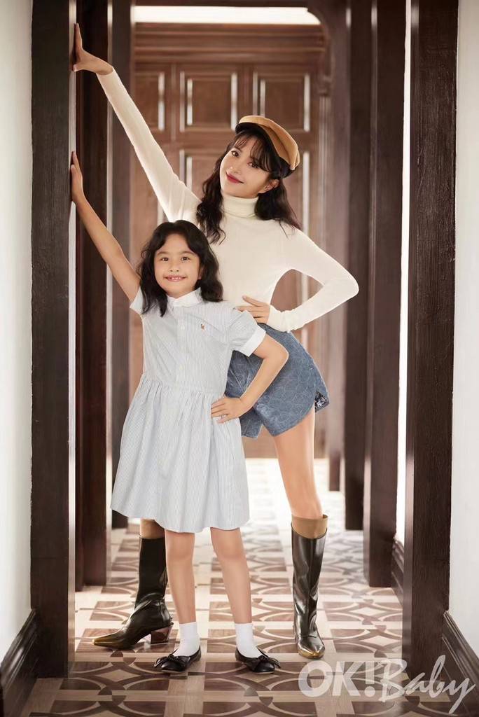 包文婧OK!BABY写真 鬼马嬉戏玩闹温馨_互动_节目_卫视