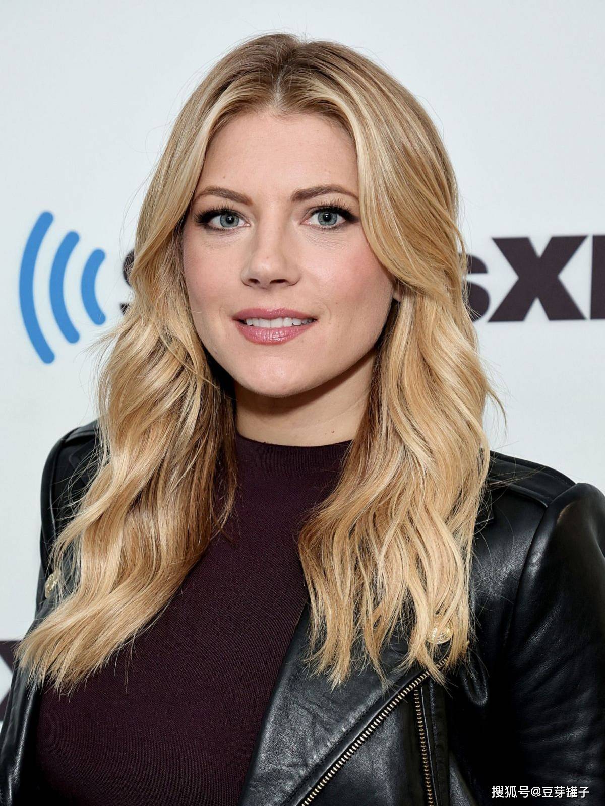 加拿大女星Katheryn Winnick，优雅知性，丰腴性感-搜狐大视野-搜狐新闻