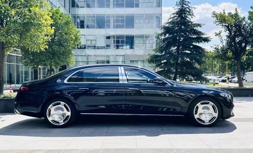 偶尔也要慢下来享受一下 2023款奔驰迈巴赫S480 S580 S680_搜狐汽车_搜狐网