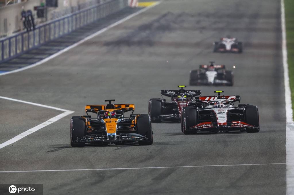 2023F1巴林大奖赛：皮亚斯特里首场F1正赛遗憾退赛-搜狐大视野-搜狐新闻