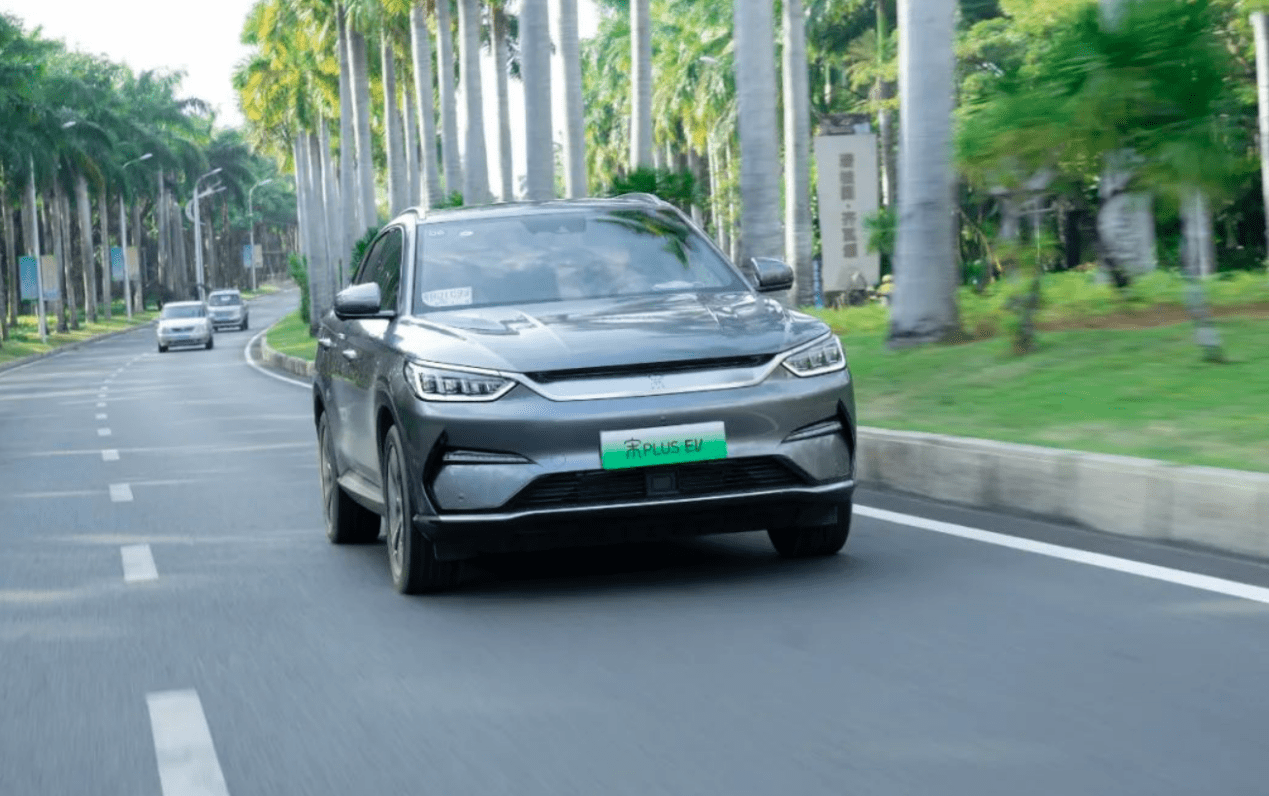 比宋PLUS EV尊贵型便宜3万，23款零跑C11 500舒享版值不值得买？_搜狐汽车_搜狐网