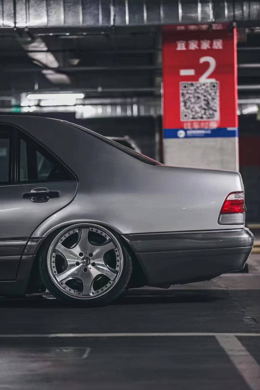 奔驰S级W140虎头奔改装AIRBFT气动避震低趴姿态案例_搜狐汽车_搜狐网